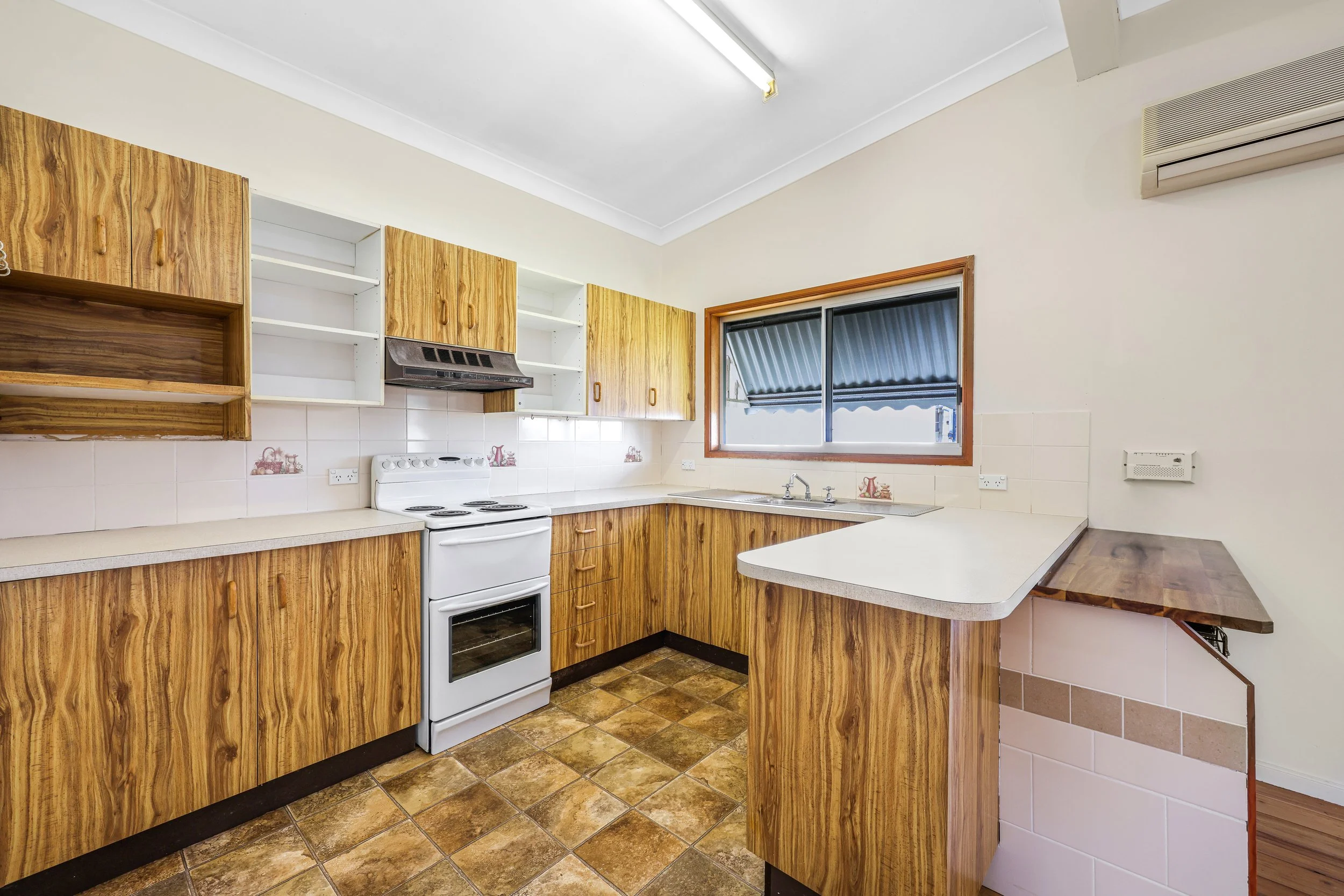 10 RAILWAY ST DETAILS — Purtle Plevey