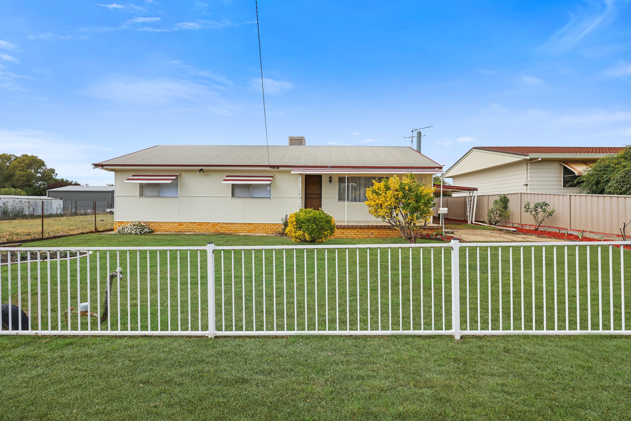 5 LOCKREY DETAILS — Purtle Plevey