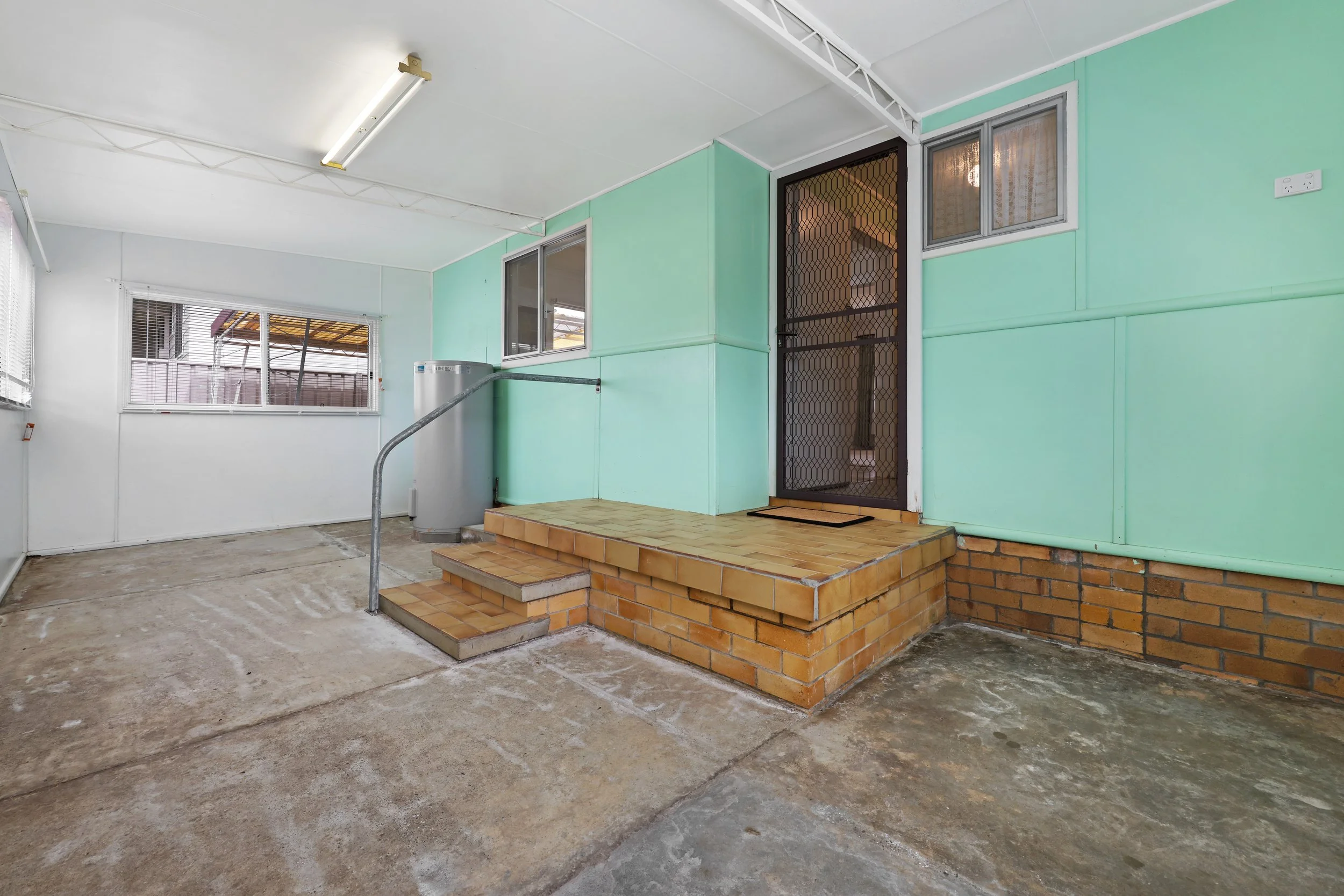 5 LOCKREY DETAILS — Purtle Plevey