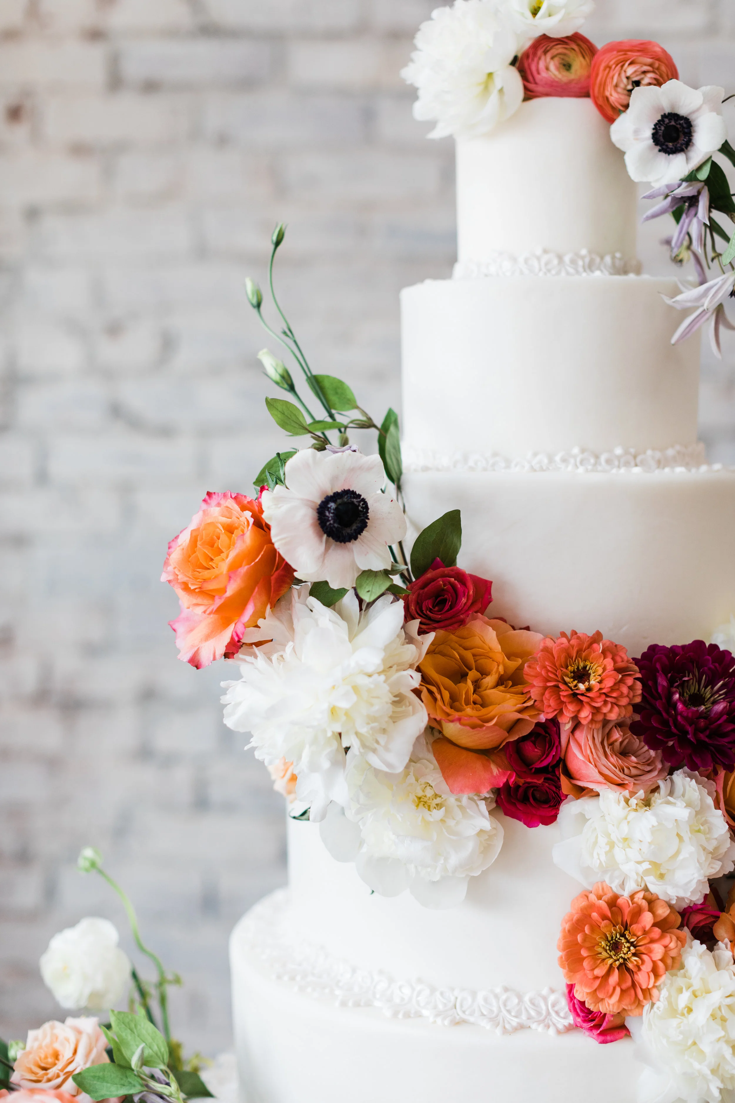 Rich Summer Colors at The Abbott — Good Earth Floral Design Studio