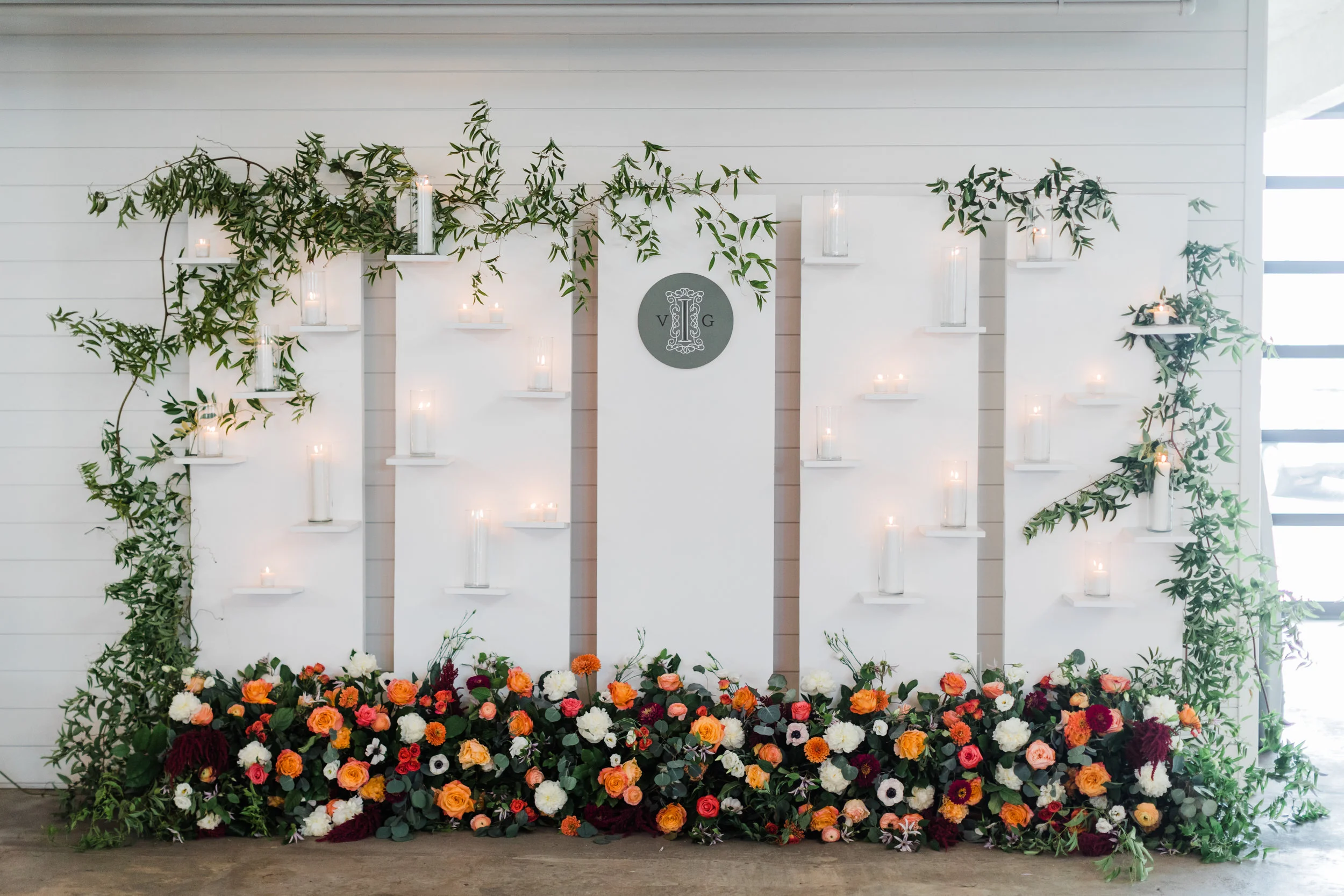 Rich Summer Colors at The Abbott — Good Earth Floral Design Studio