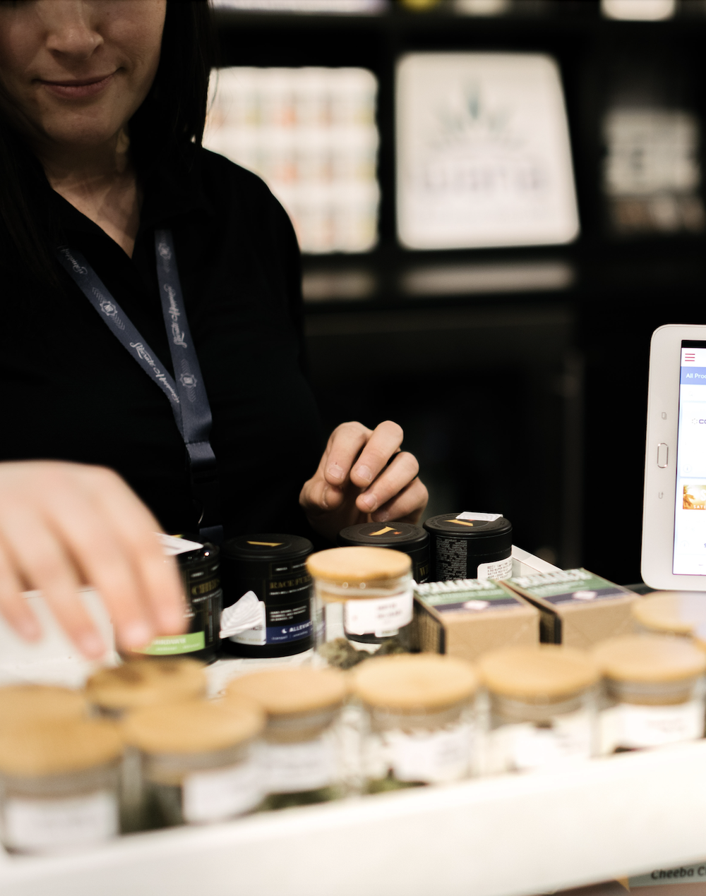 Your Cannabis Travel Etiquette Guide — midose
