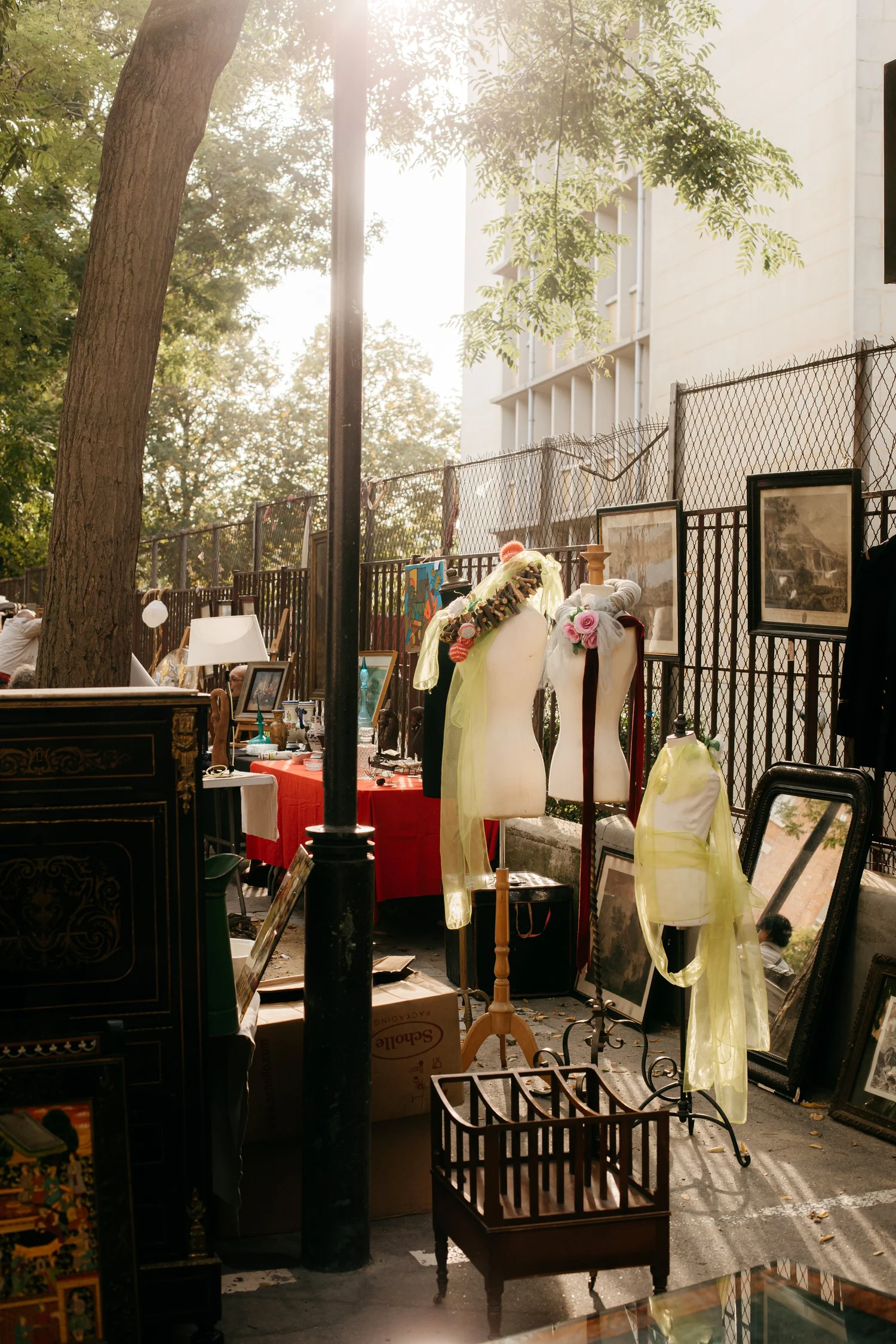 The Best Flea Markets (Brocantes) in Paris — the weithouse