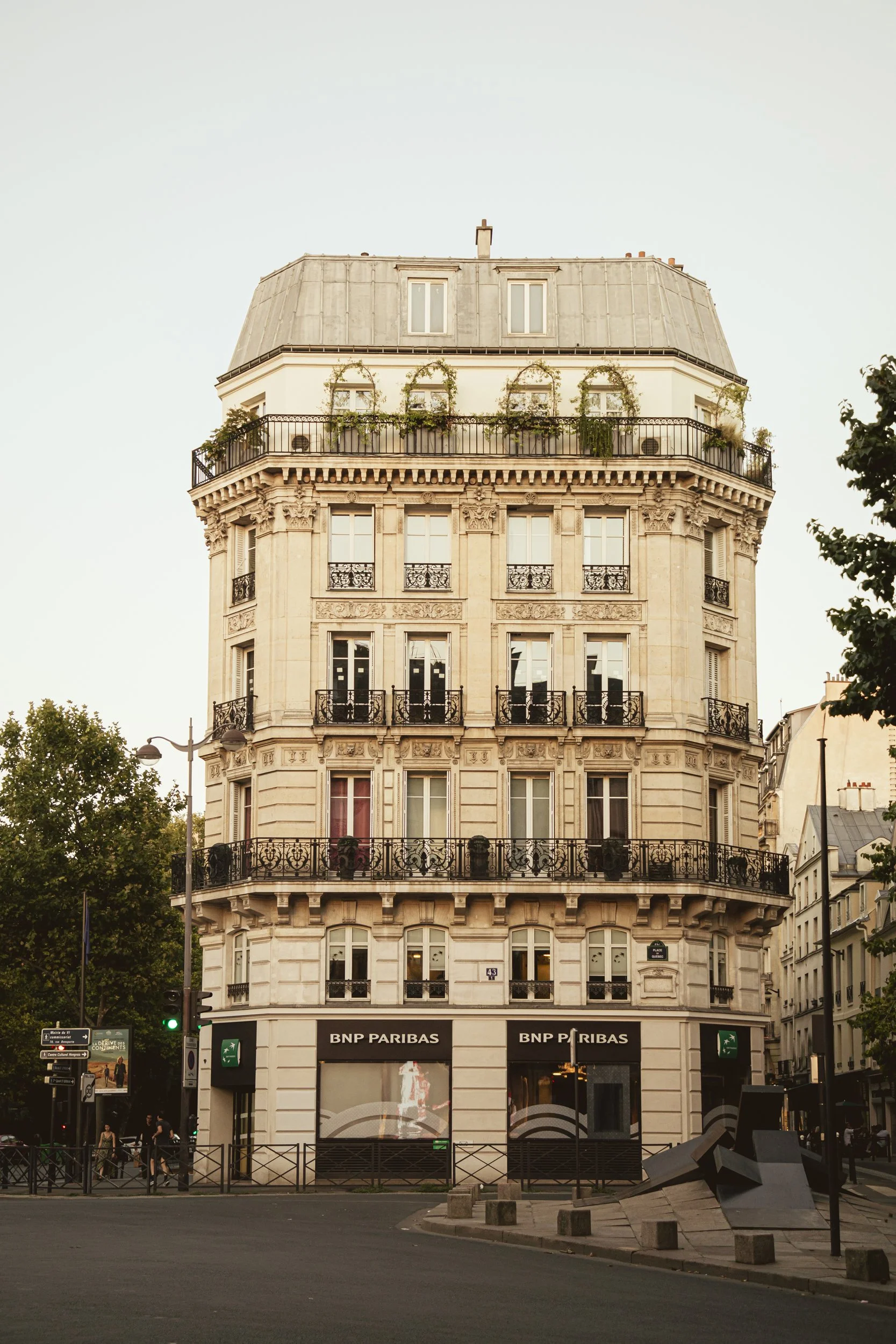 The Complete Travel Guide: Paris, France — the weithouse