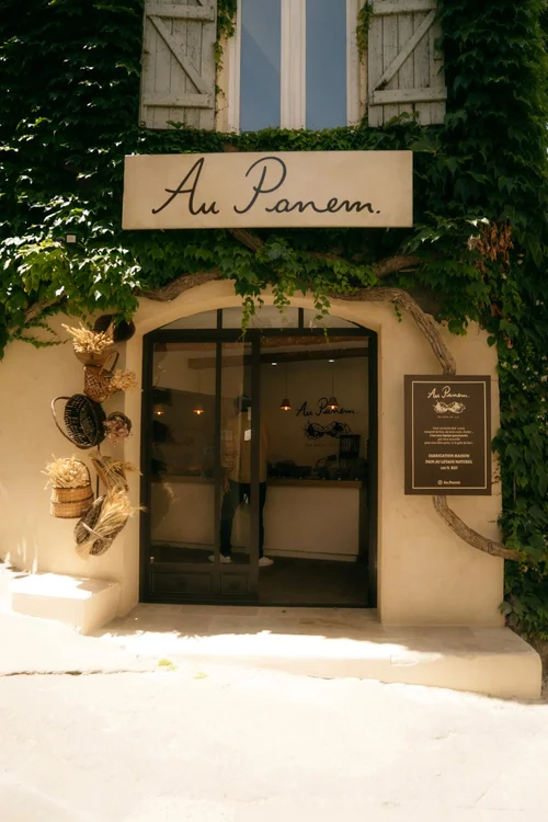 A Guide to Lourmarin: The Prettiest Village in Provence — the weithouse