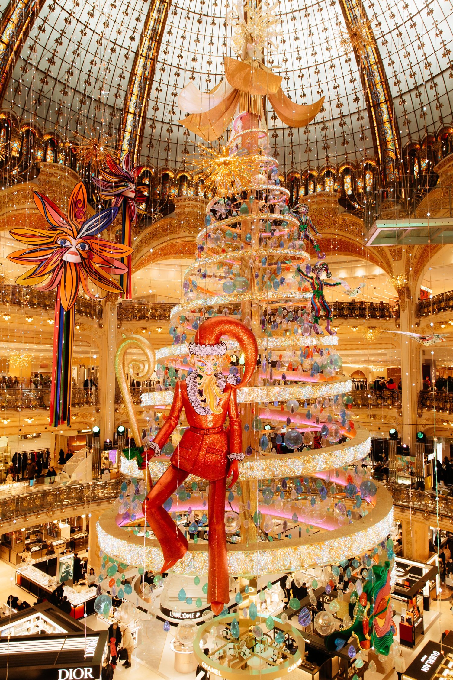 Paris At Christmas: Christmas Markets and Top Things To Do — the weithouse