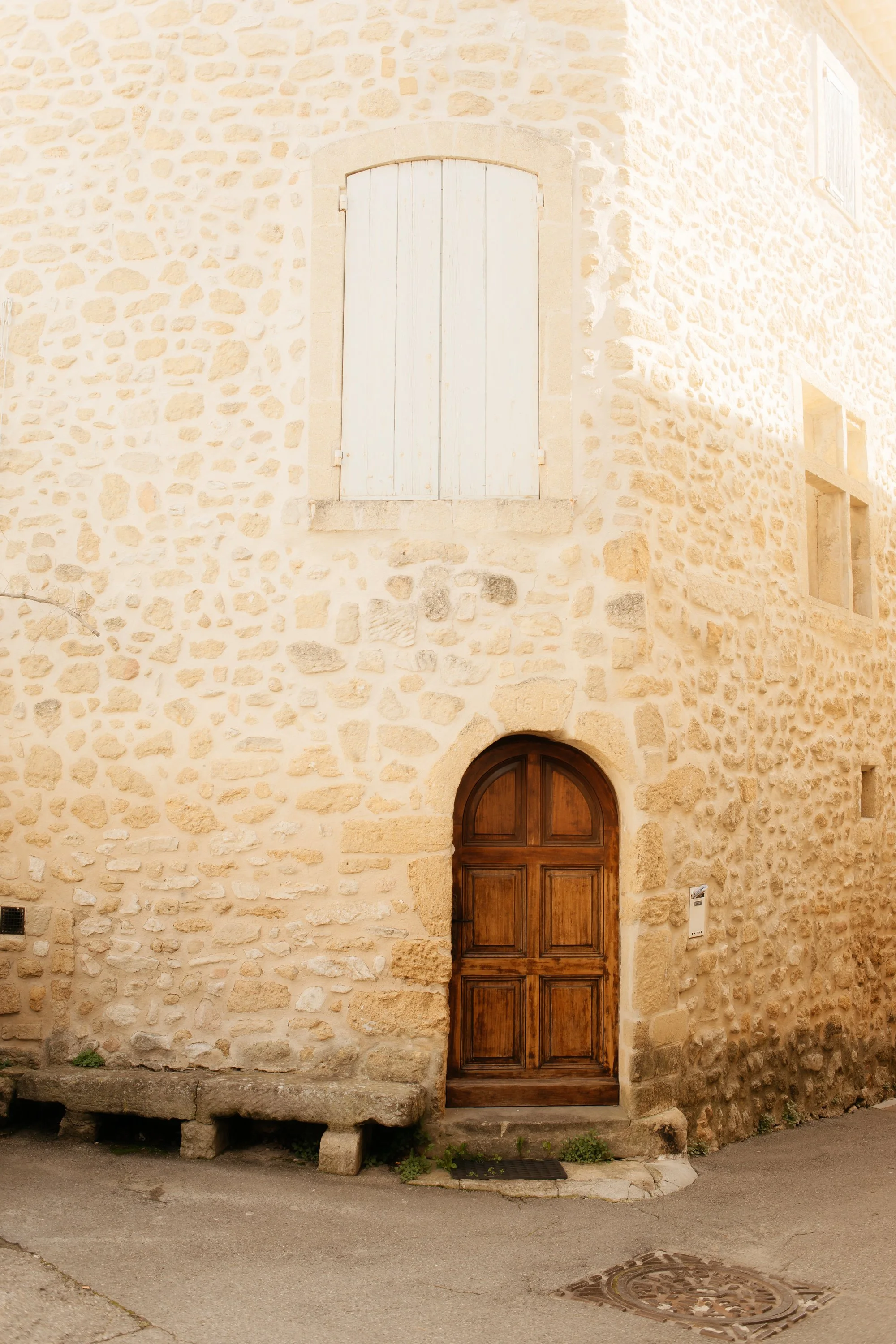 A Guide to Lourmarin: The Prettiest Village in Provence — the weithouse