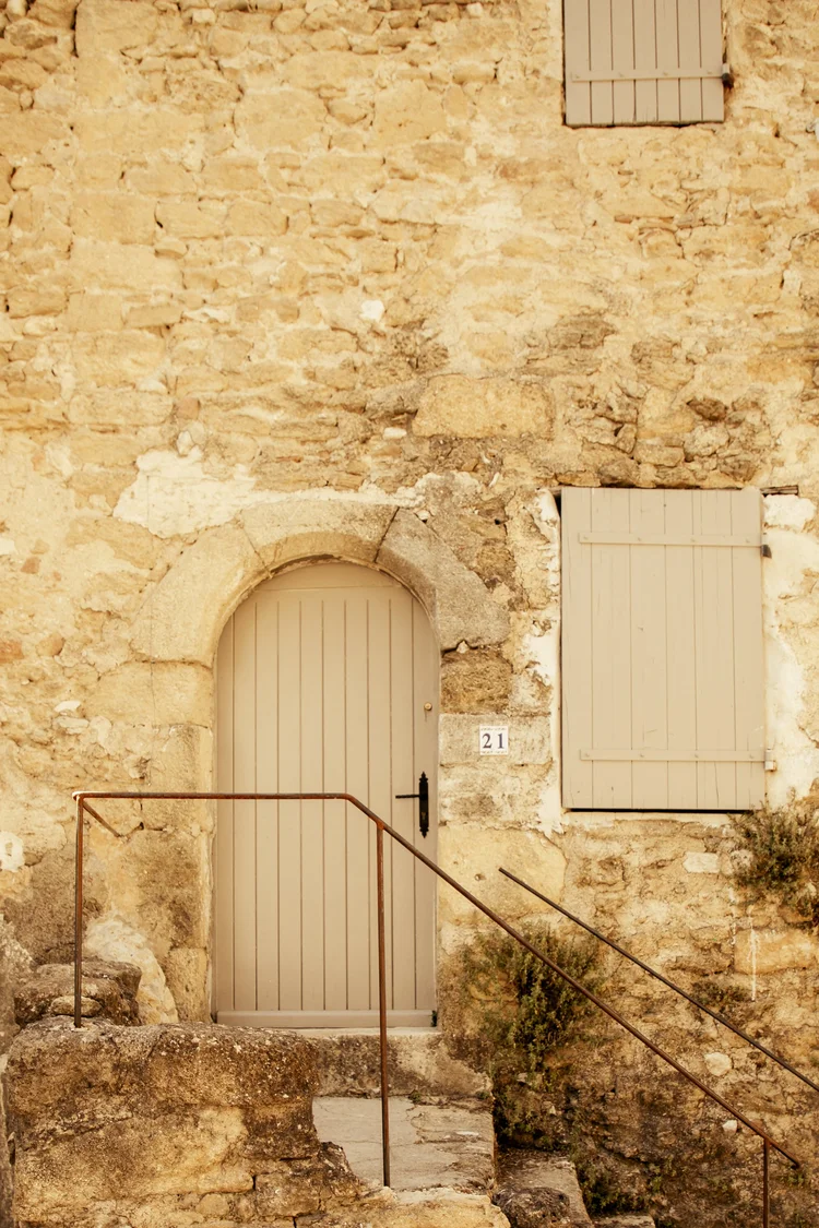 A Guide to Lourmarin: The Prettiest Village in Provence — the weithouse