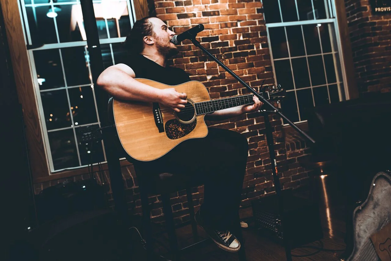 Bio — Alex Cohen Acoustic