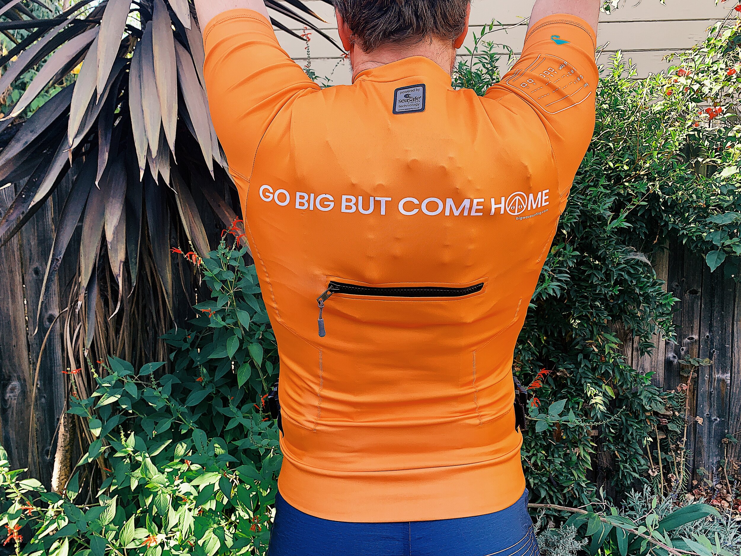 Webshop for big wave surfing stuff - inflation vests, leashes, Co2 ...