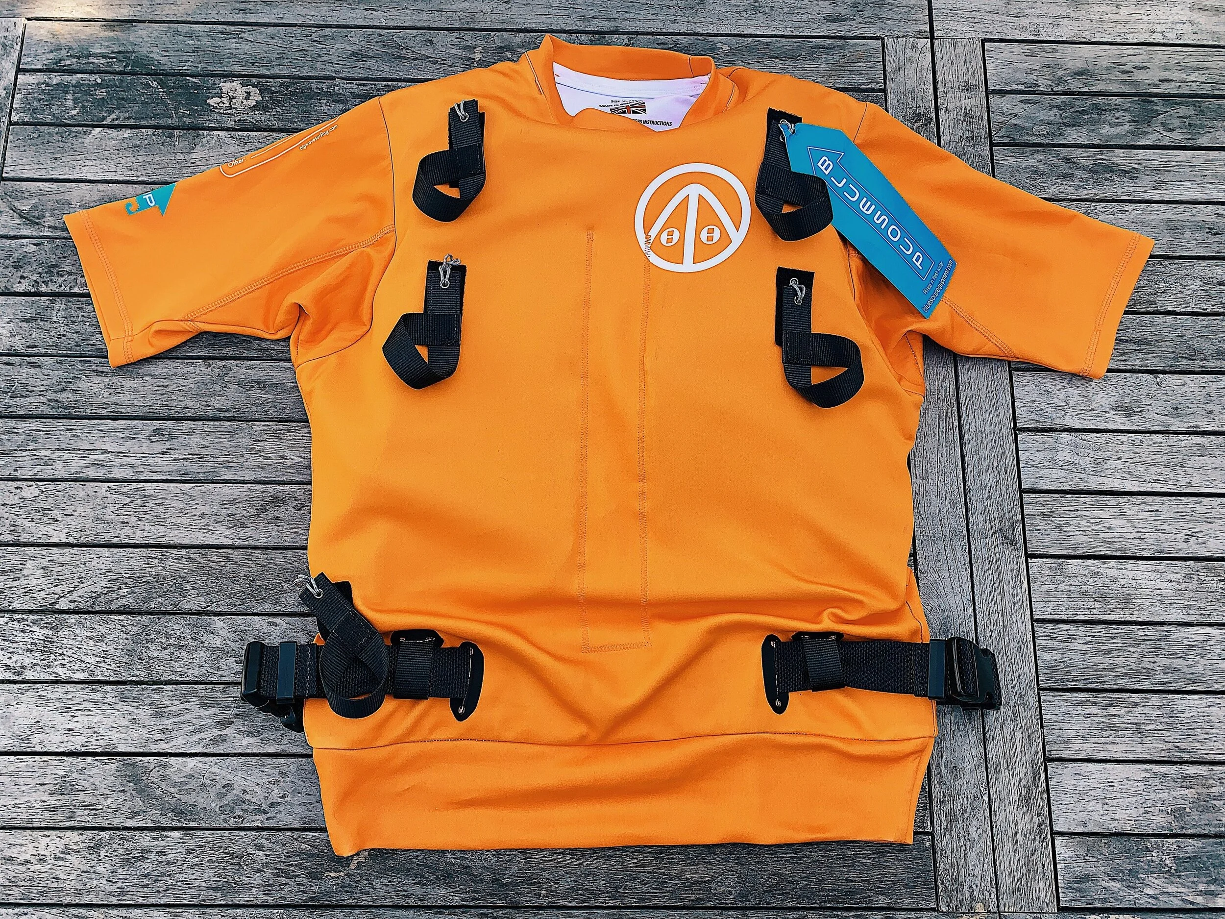 Webshop for big wave surfing stuff - inflation vests, leashes, Co2 ...