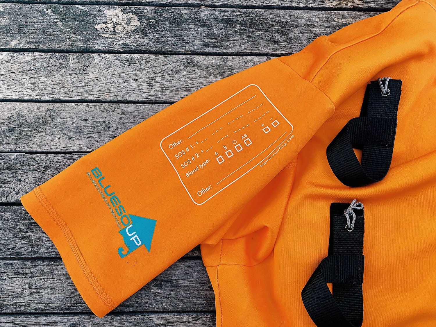 Webshop for big wave surfing stuff - inflation vests, leashes, Co2 ...
