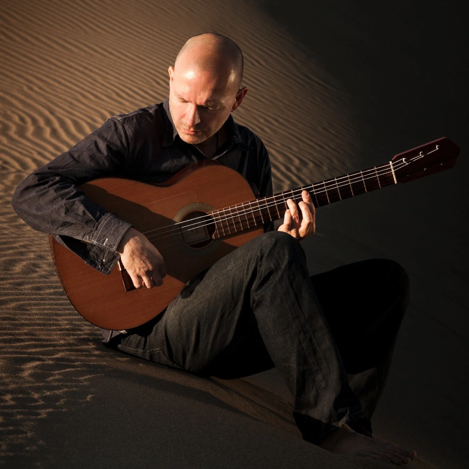 Jon Muq with special guest Kelley Mickwee — THE 04 CENTER