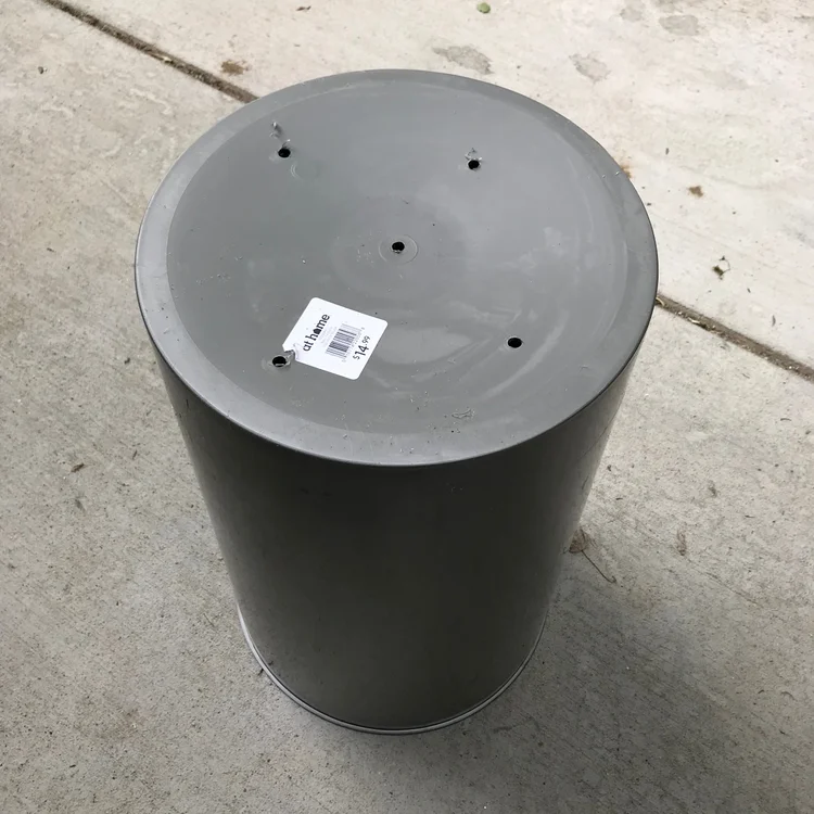 How to Make a Planter from a Trash Can: Creative DIY Gardening Project ...