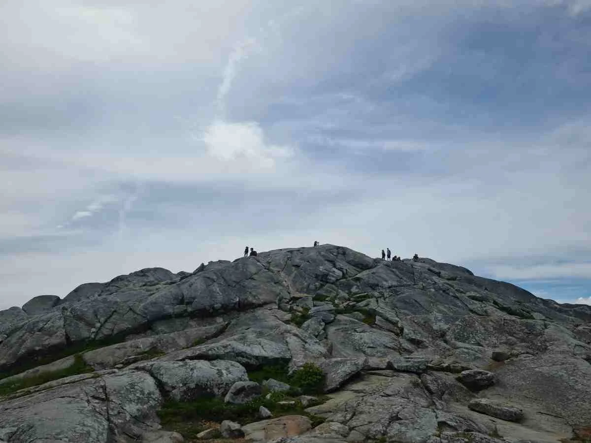Hiking and Thru-hiking Guide to the New England Trail (NET)