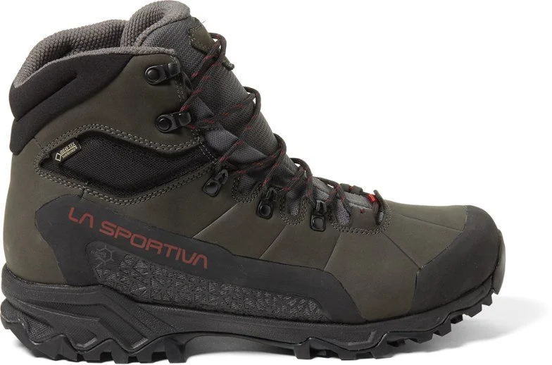 7 Best Lightweight Hiking Boots of 2023 (Tested & Reviewed)