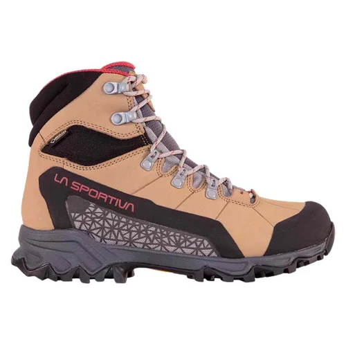 7 Best Lightweight Hiking Boots of 2024 (Tested & Reviewed)