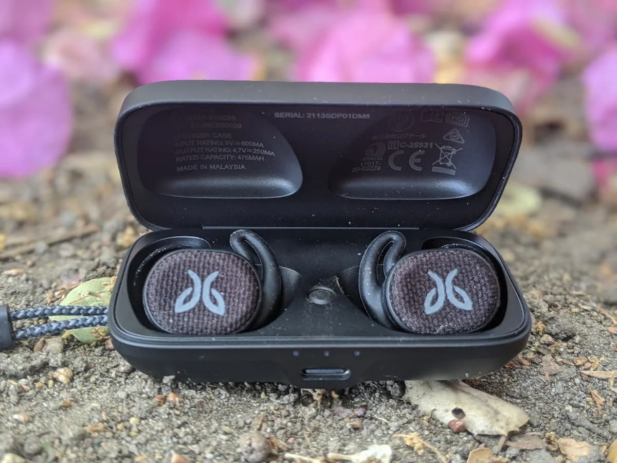 Best Bluetooth Headphones and Earbuds for Outdoor Activities of 2022 ...
