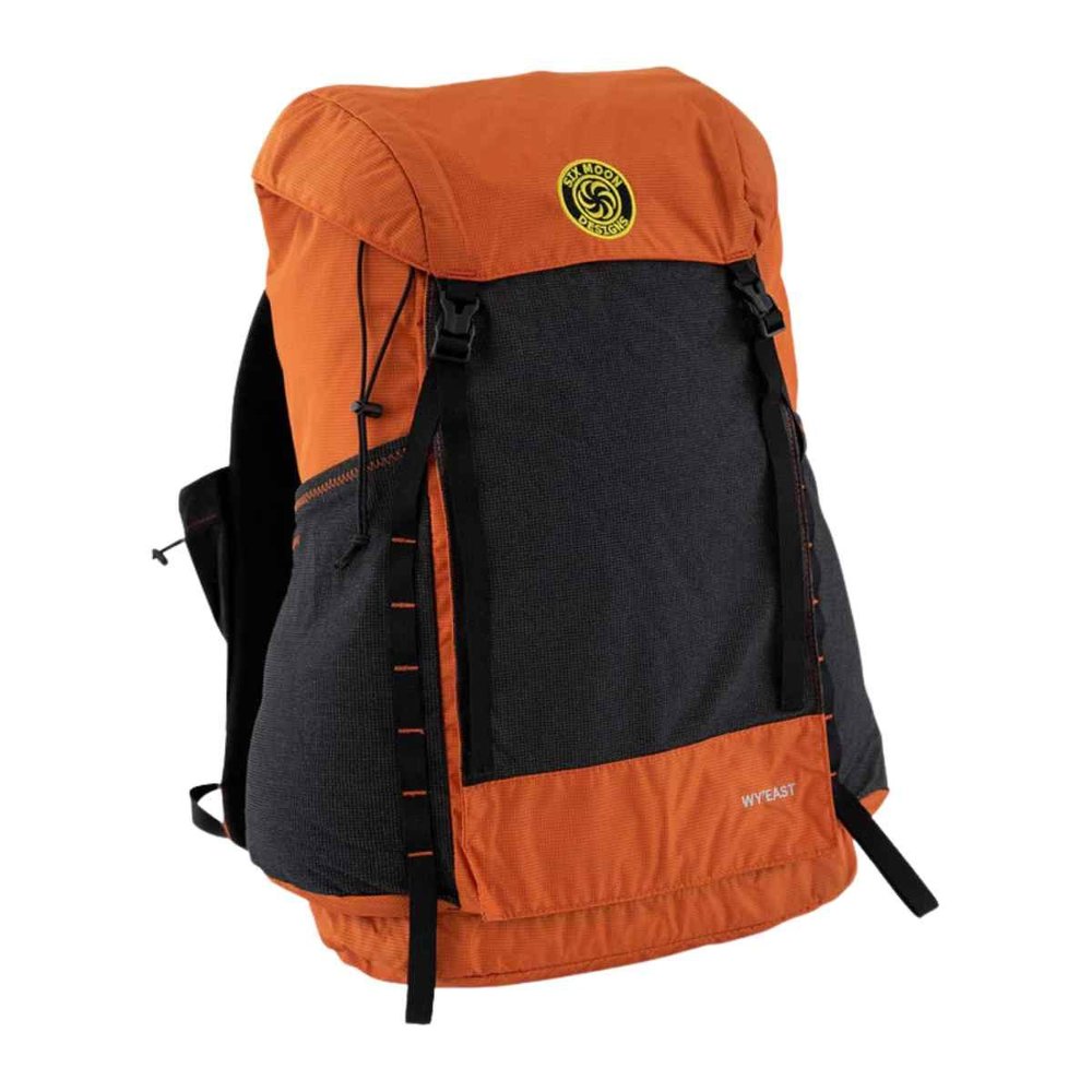 8 Best Day Hiking Backpacks (Tested & Reviewed)