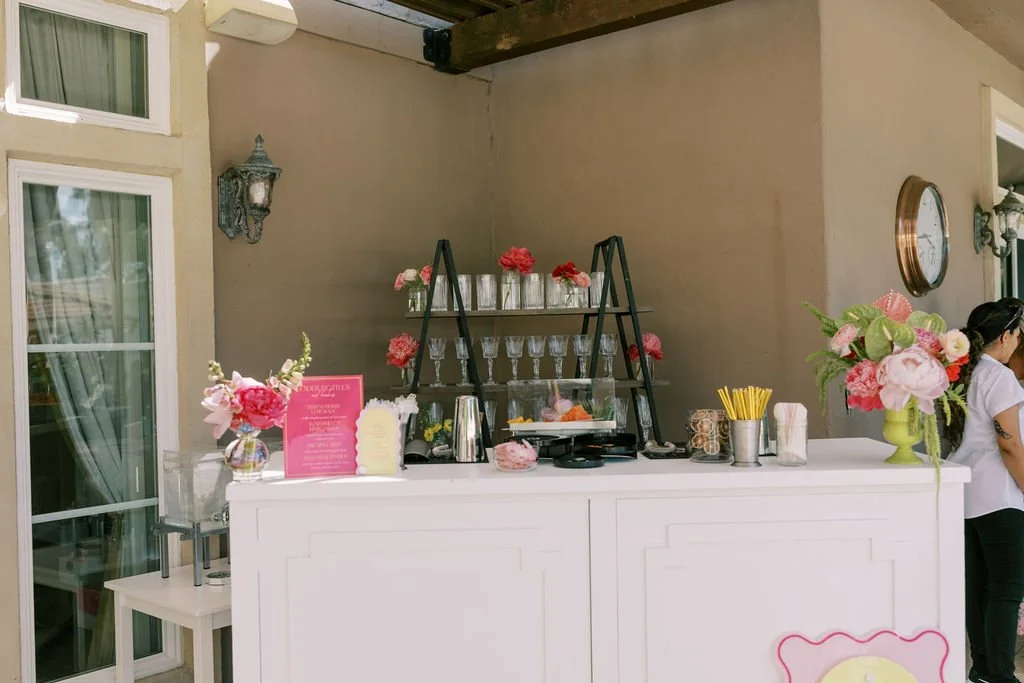 Floral Cocktails: The Must-Have Bar Trend for 2025 — Mobile Mixologist