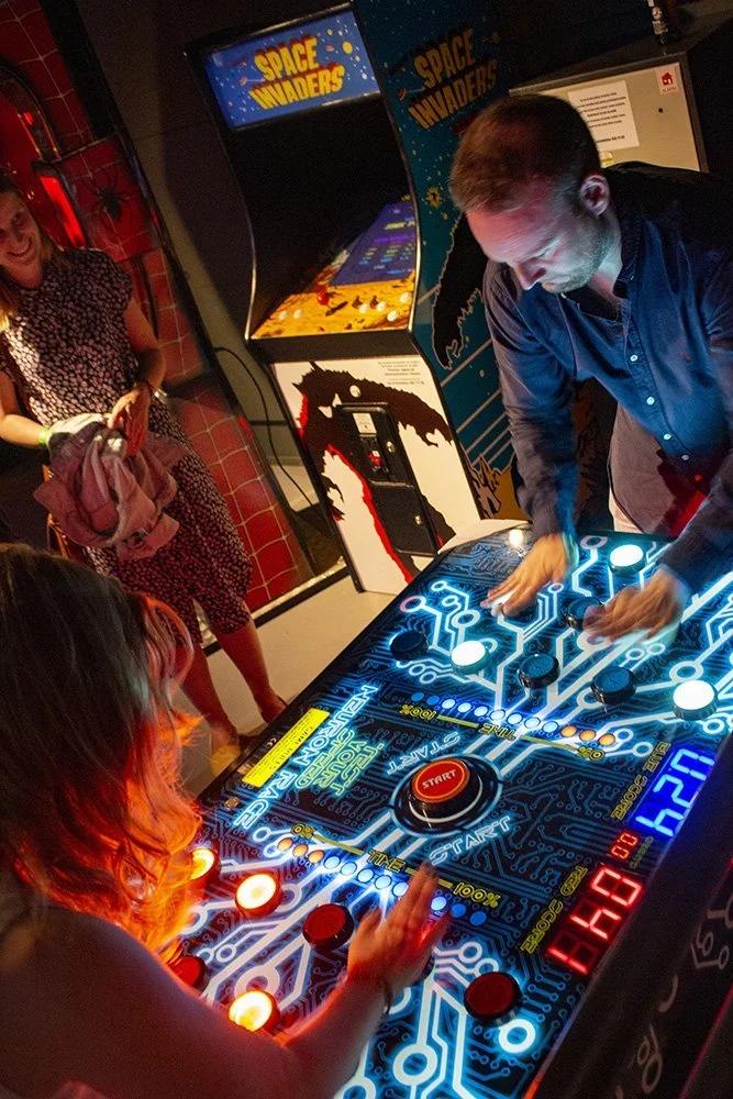 Tre steder med aktiviteter til julebordet: Minibowling, boule, biljard ...