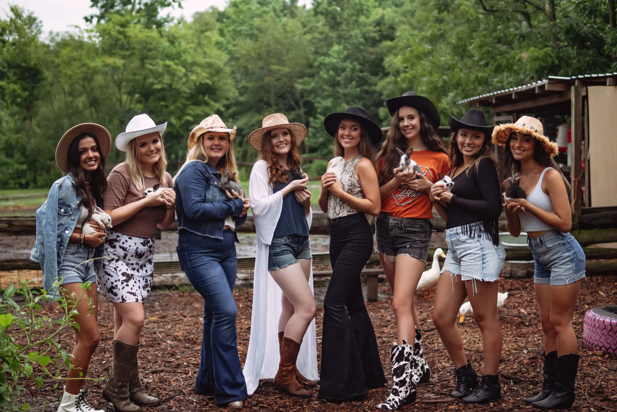 Cow Girl Themed Senior Pictures | Celestial Farms, Jacksonville Florida — Ash Nichole Photos