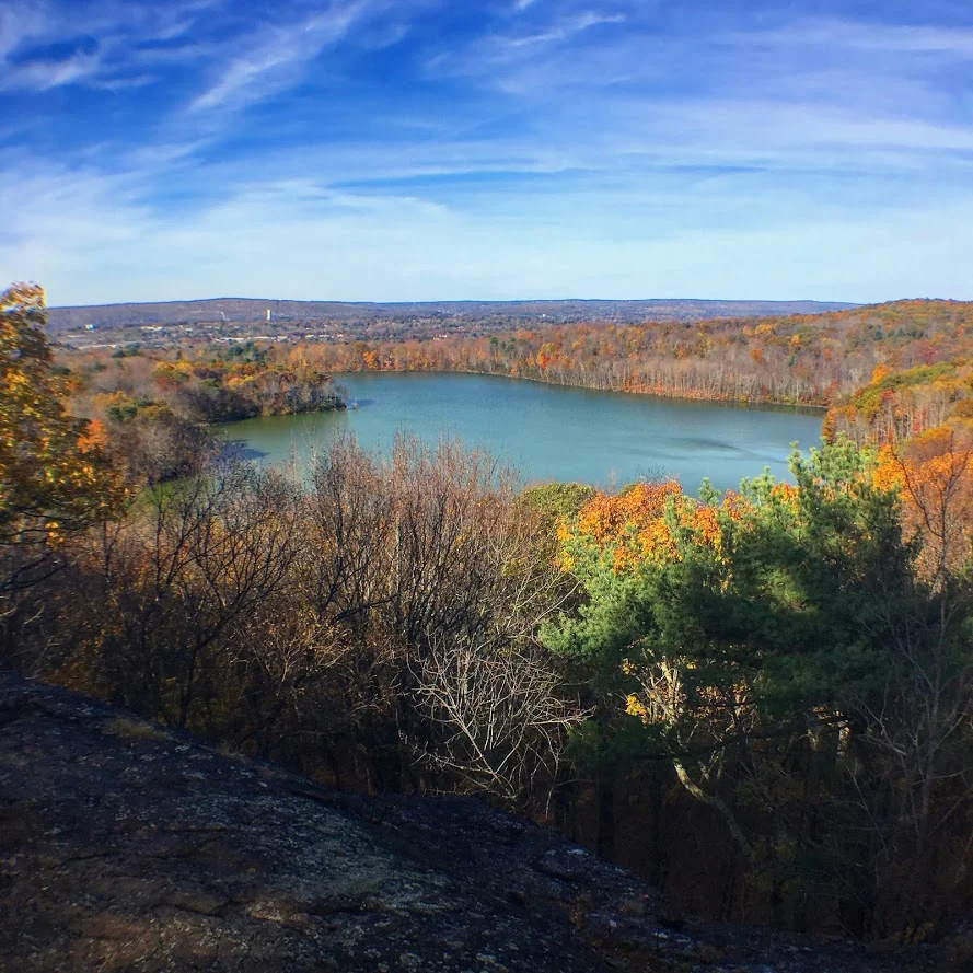 Sunset Rock State Park, Crescent Lake, Southington, CT — Hiking for Donuts