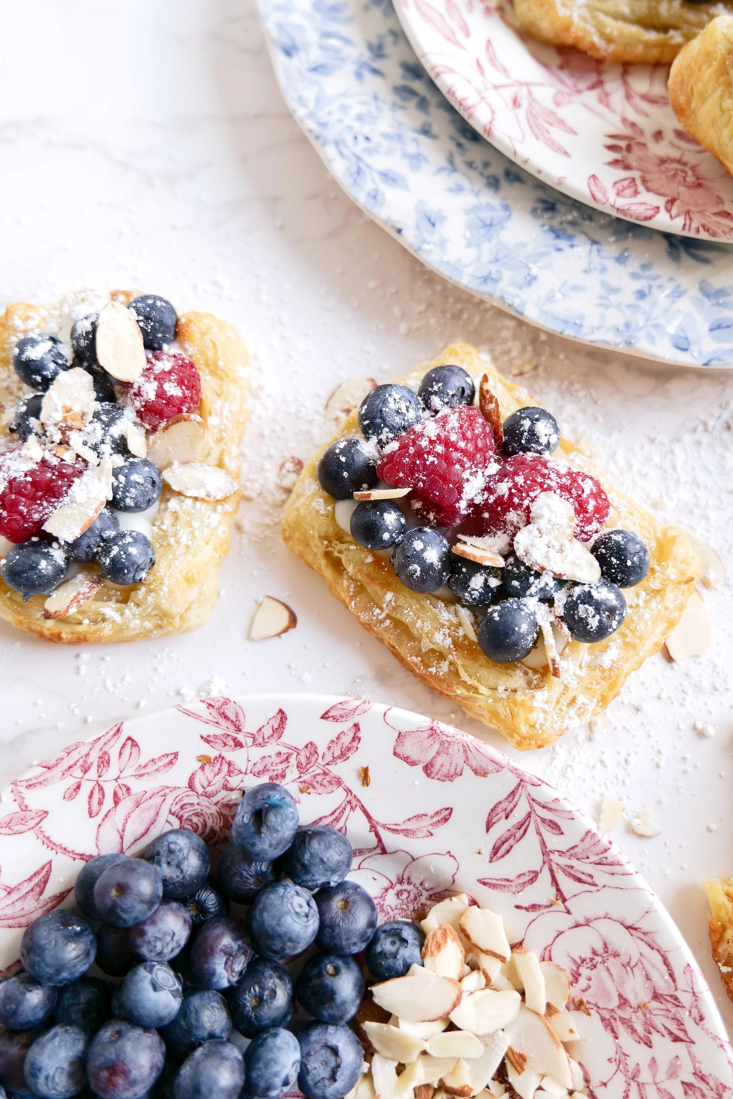 An Irresistible Treat: The Delicious Berry Custard Puff Pastry Tart ...