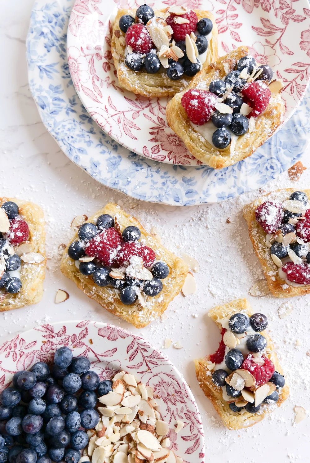 An Irresistible Treat: The Delicious Berry Custard Puff Pastry Tart ...