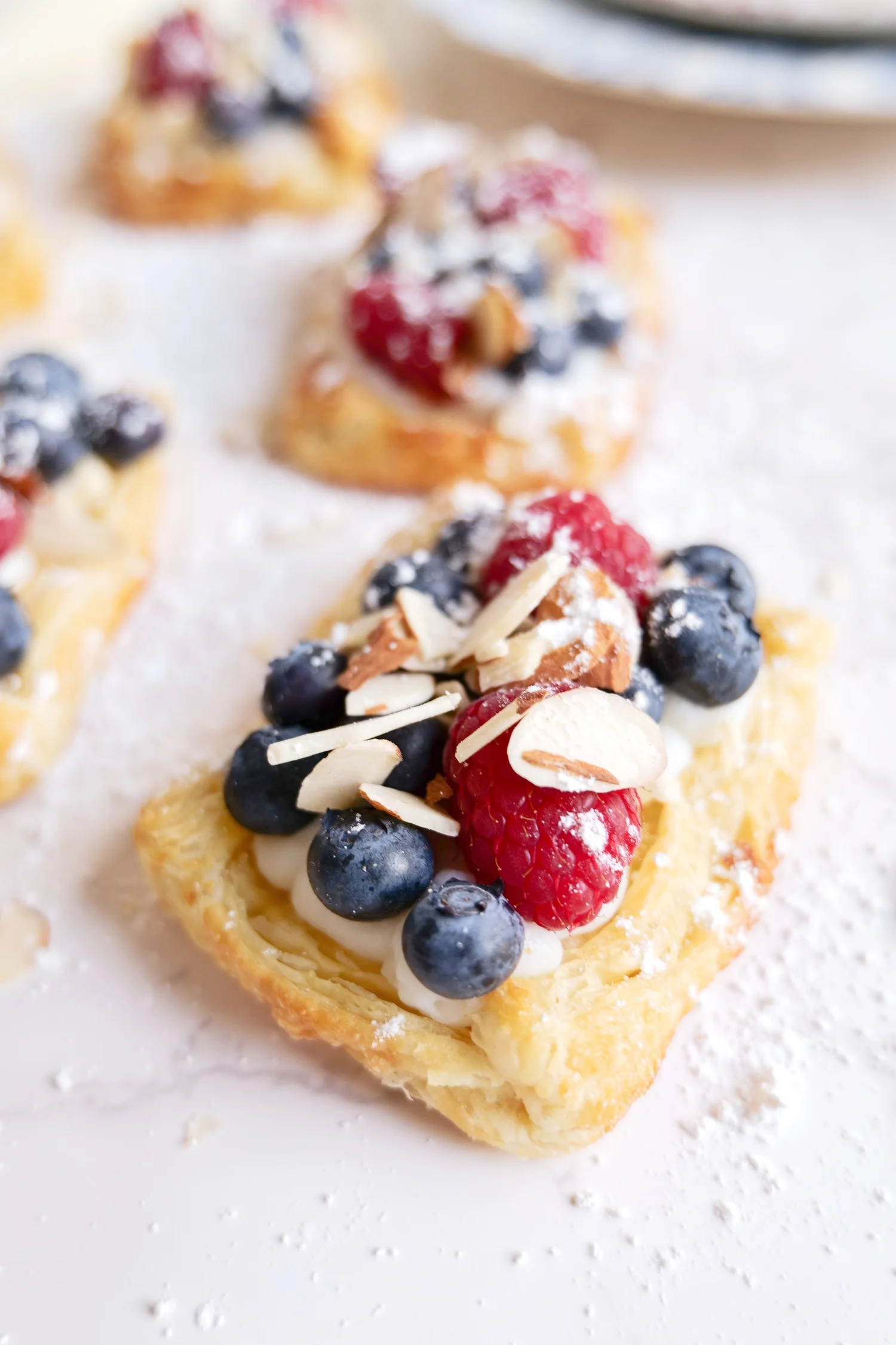 An Irresistible Treat: The Delicious Berry Custard Puff Pastry Tart ...