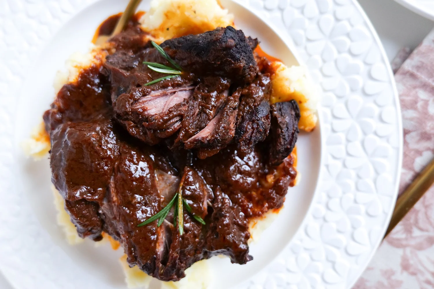 Fall-Off-The-Bone Feast: Mastering Slow Cooker Braised Short Ribs at ...