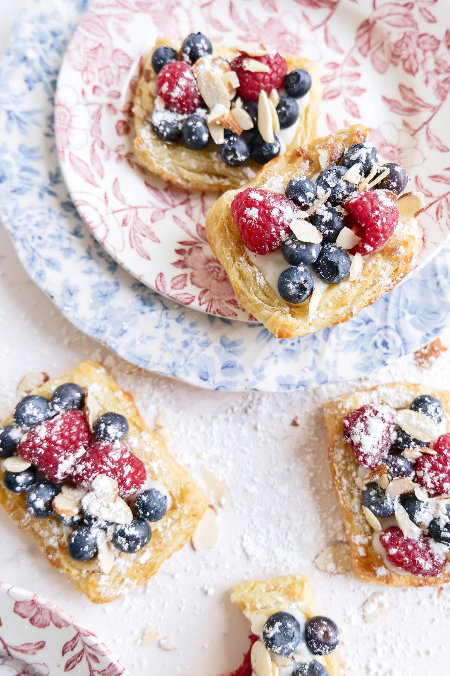 An Irresistible Treat: The Delicious Berry Custard Puff Pastry Tart ...
