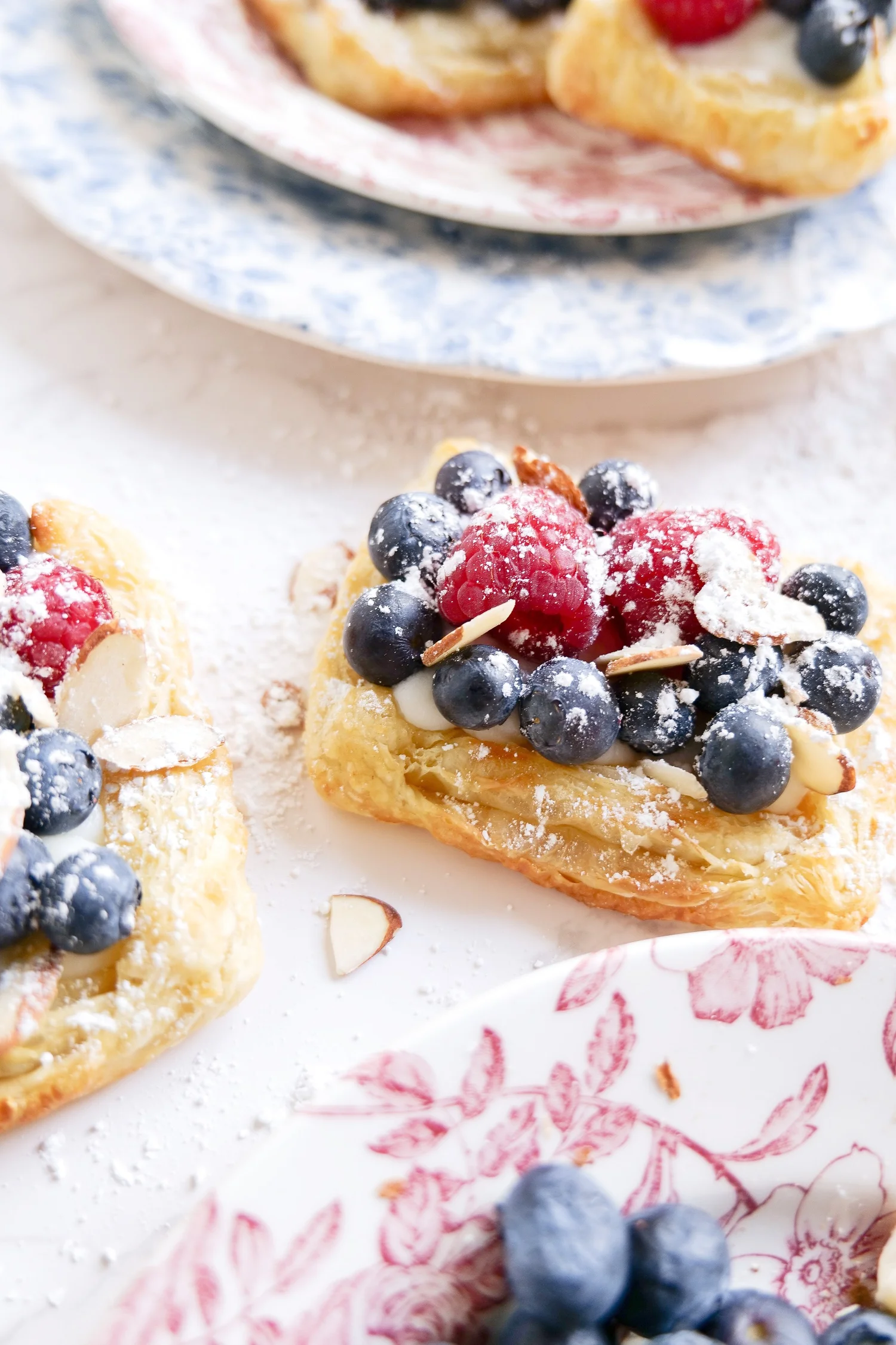 An Irresistible Treat: The Delicious Berry Custard Puff Pastry Tart ...