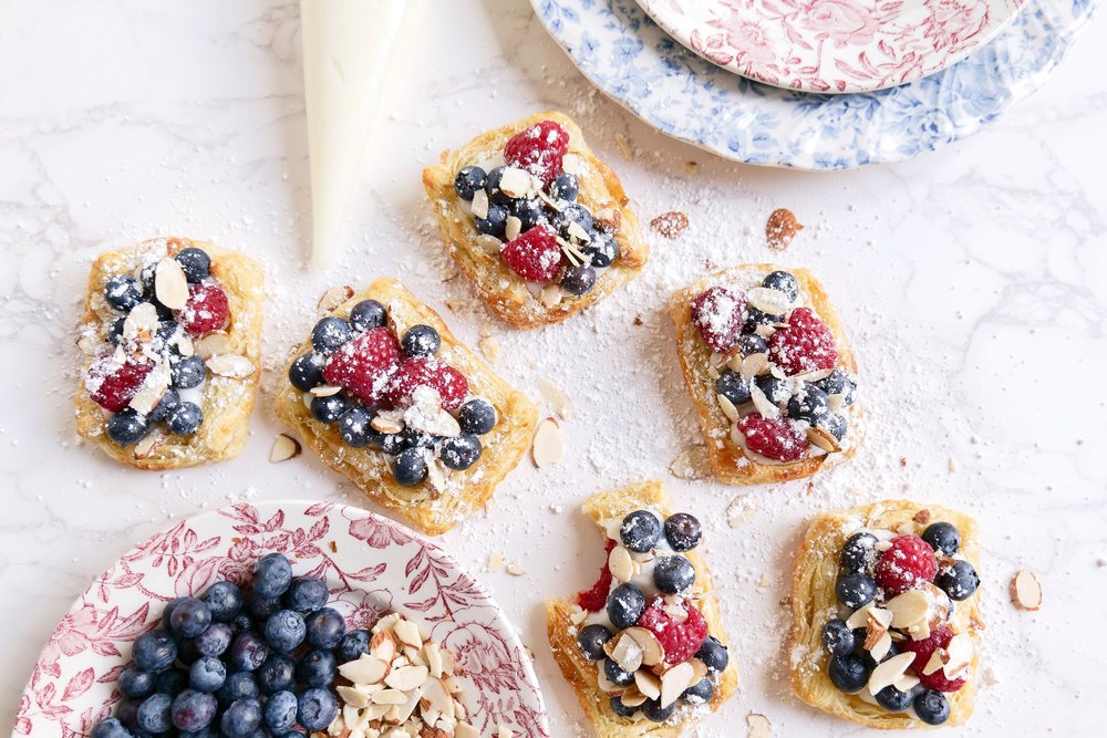 An Irresistible Treat: The Delicious Berry Custard Puff Pastry Tart ...