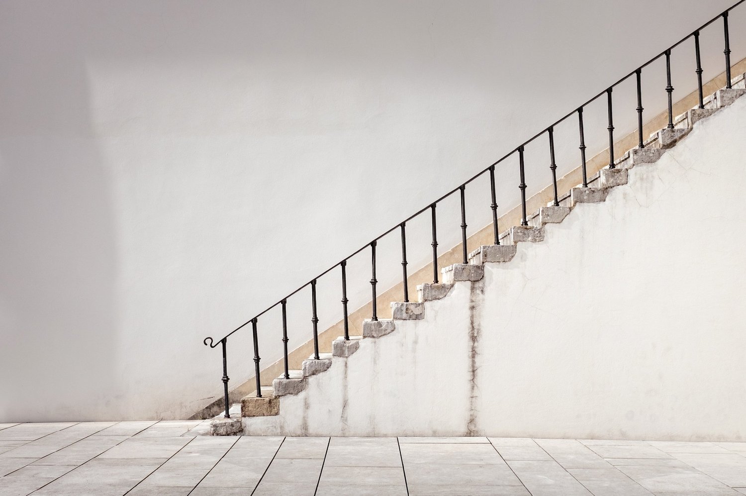 Understanding the geometry of a comfortable staircase — Practical ...