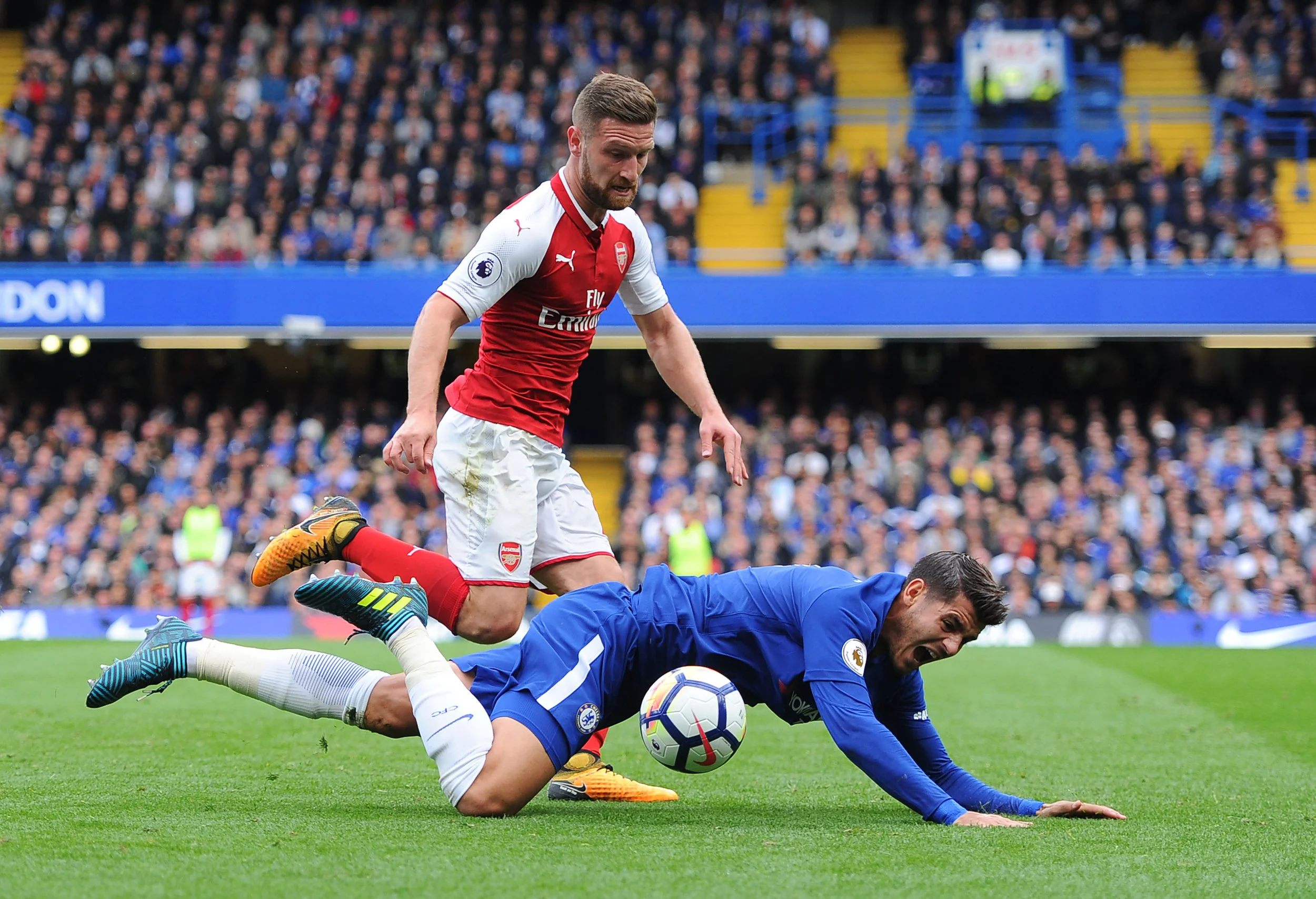 men's football — Hat Lander