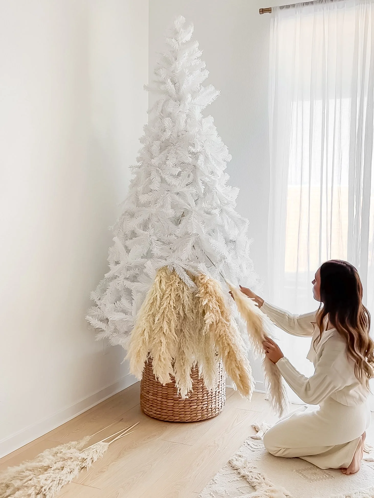 How To Make A DIY Pampas Christmas Tree
