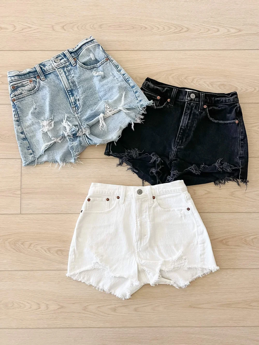Easy Denim Shorts Outfit Ideas For Summer