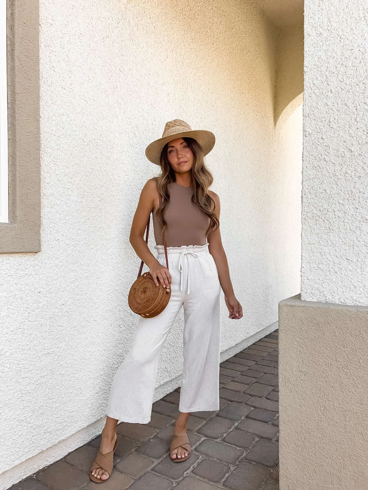 How to Style Linen Pants + Outfit Ideas to Copy this Summer