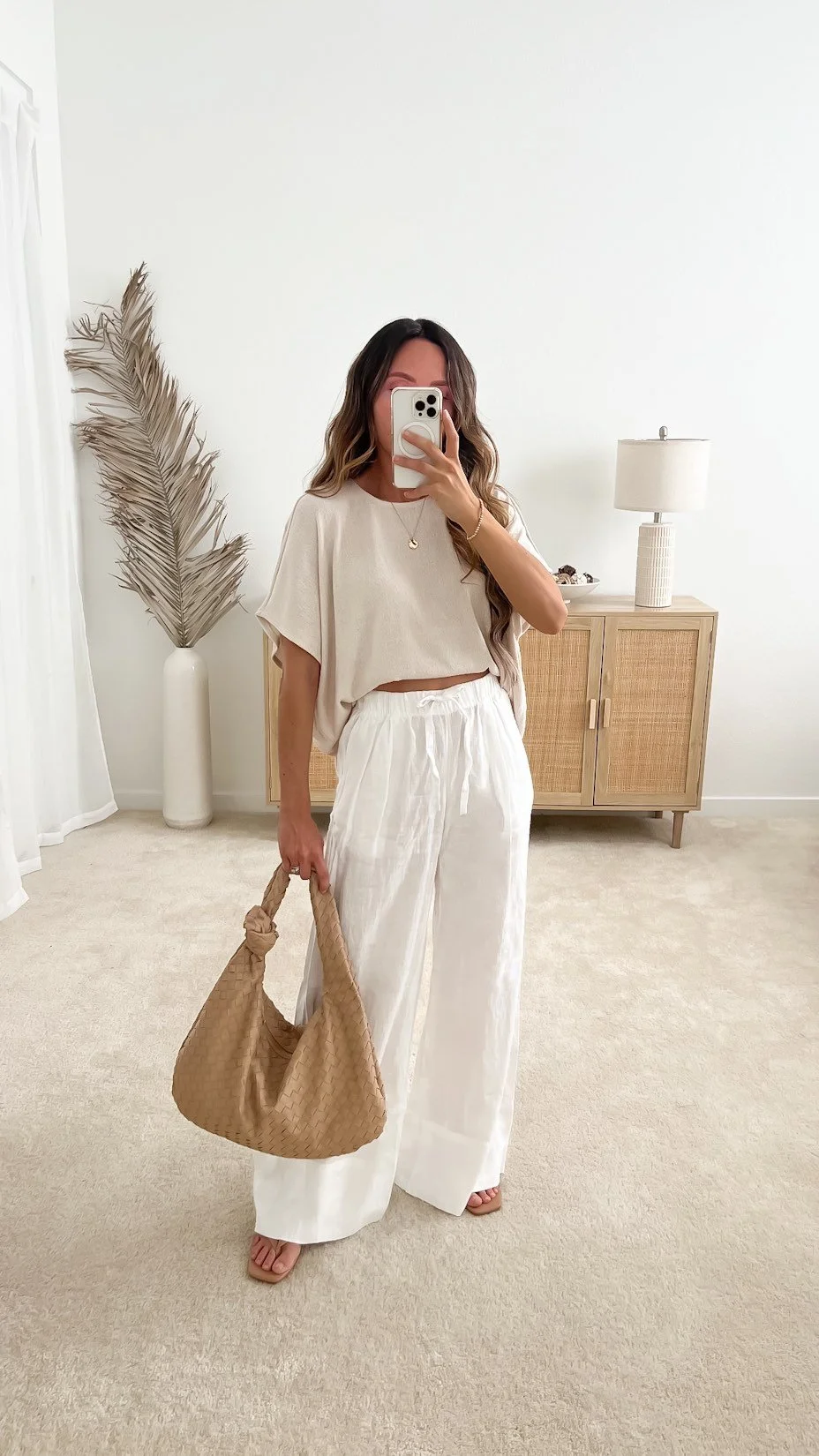 How to Style Linen Pants + Outfit Ideas to Copy this Summer