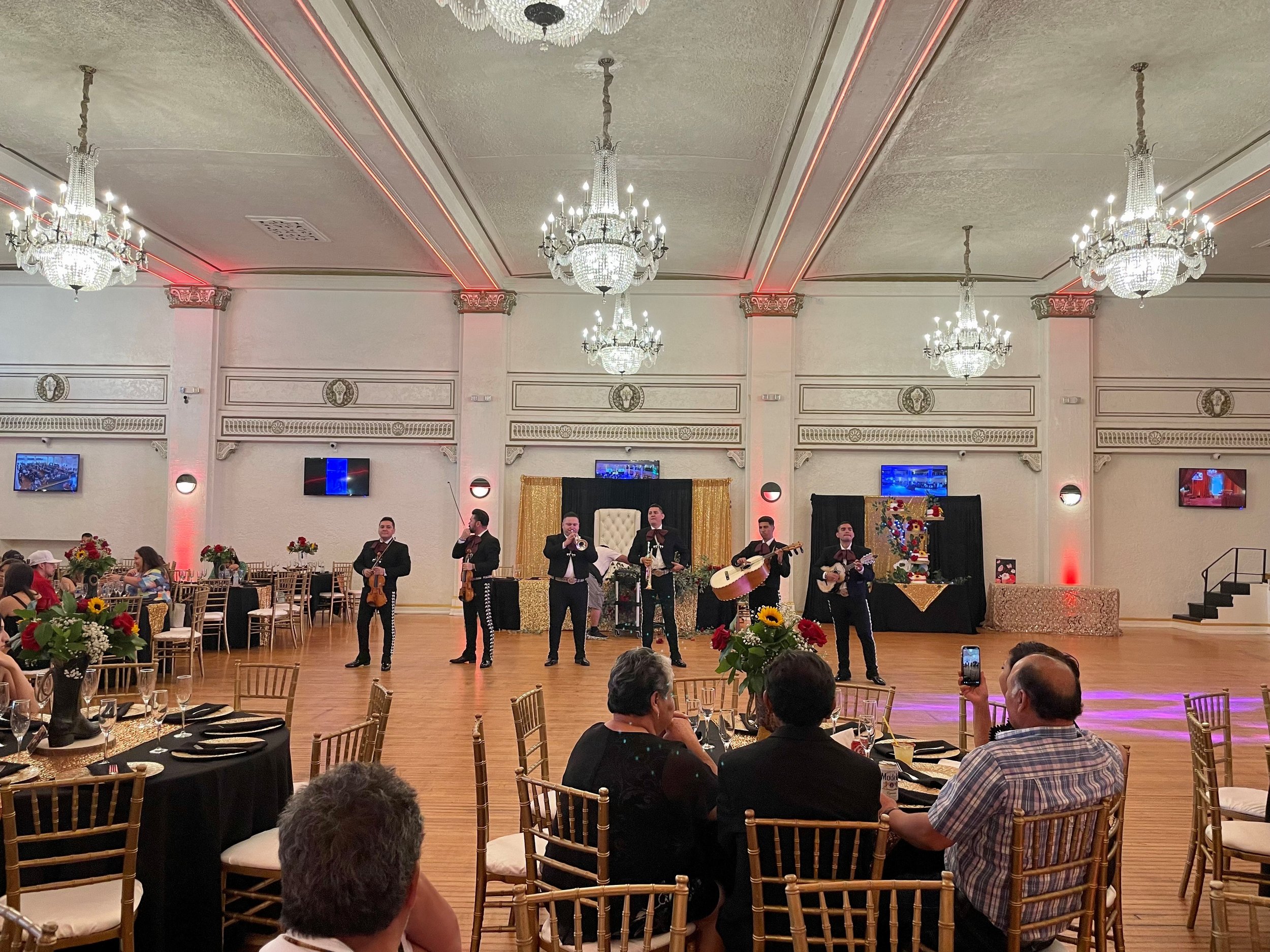 Chateau Ballroom Gallery — Casa Vertigo