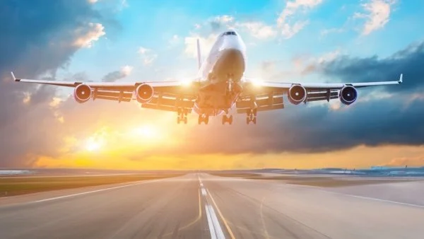 How do Airplanes Stay in the Air? [VIDEO] | Science Explanations for Kids