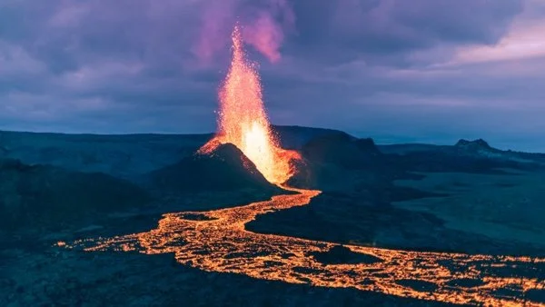 Can Volcanoes Launch Stuff Into Space [VIDEO] | Science Explanations ...