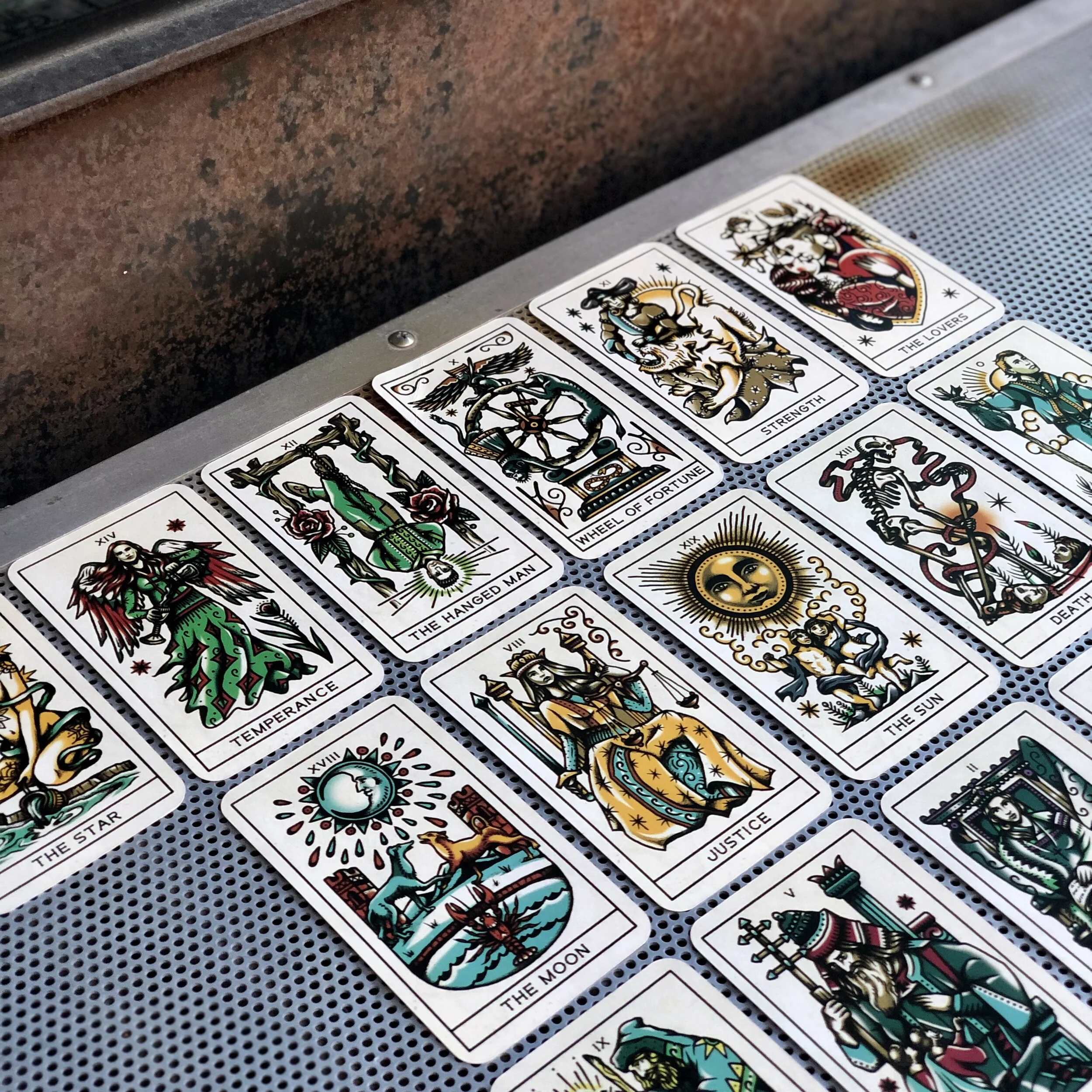 Hermit's Mirror | Guidance and Reflection through Tarot and Divination