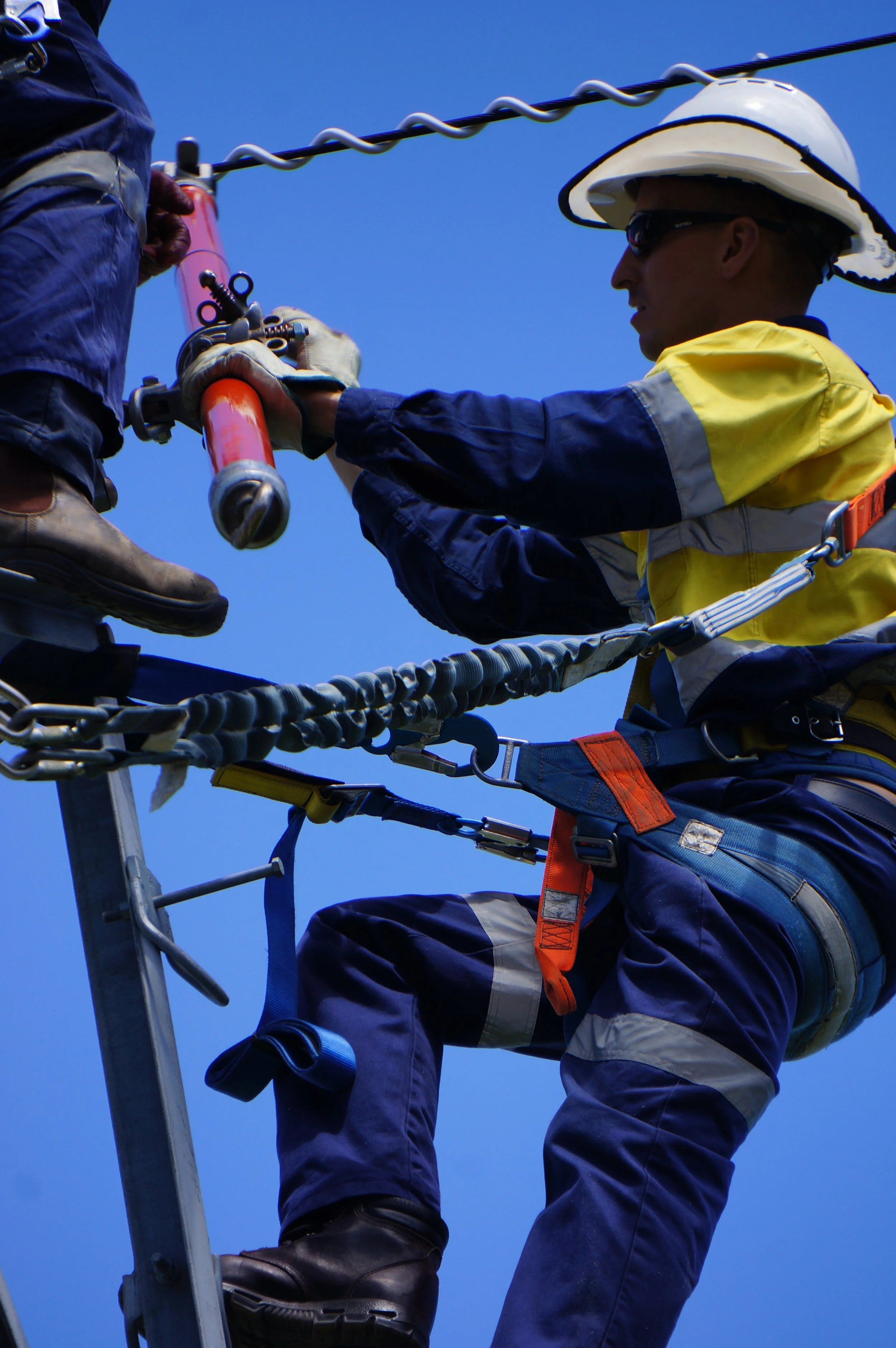 Power: Courses for the Electrical Supply Industry — EnerSafe