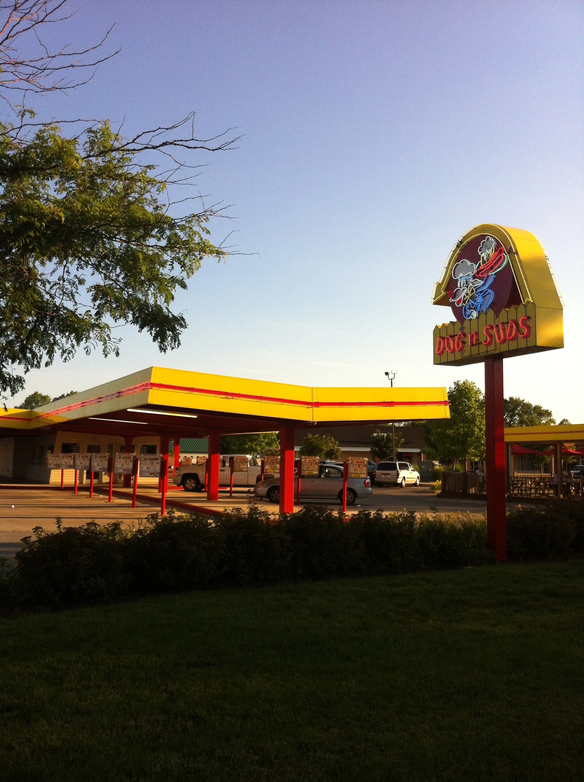 Franchise — Dog N Suds