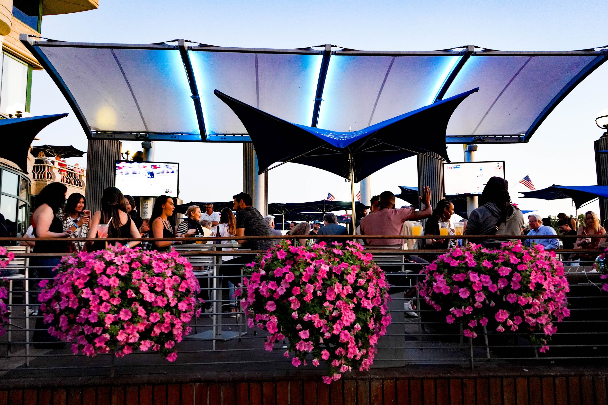 Tony & Joes Seafood Place