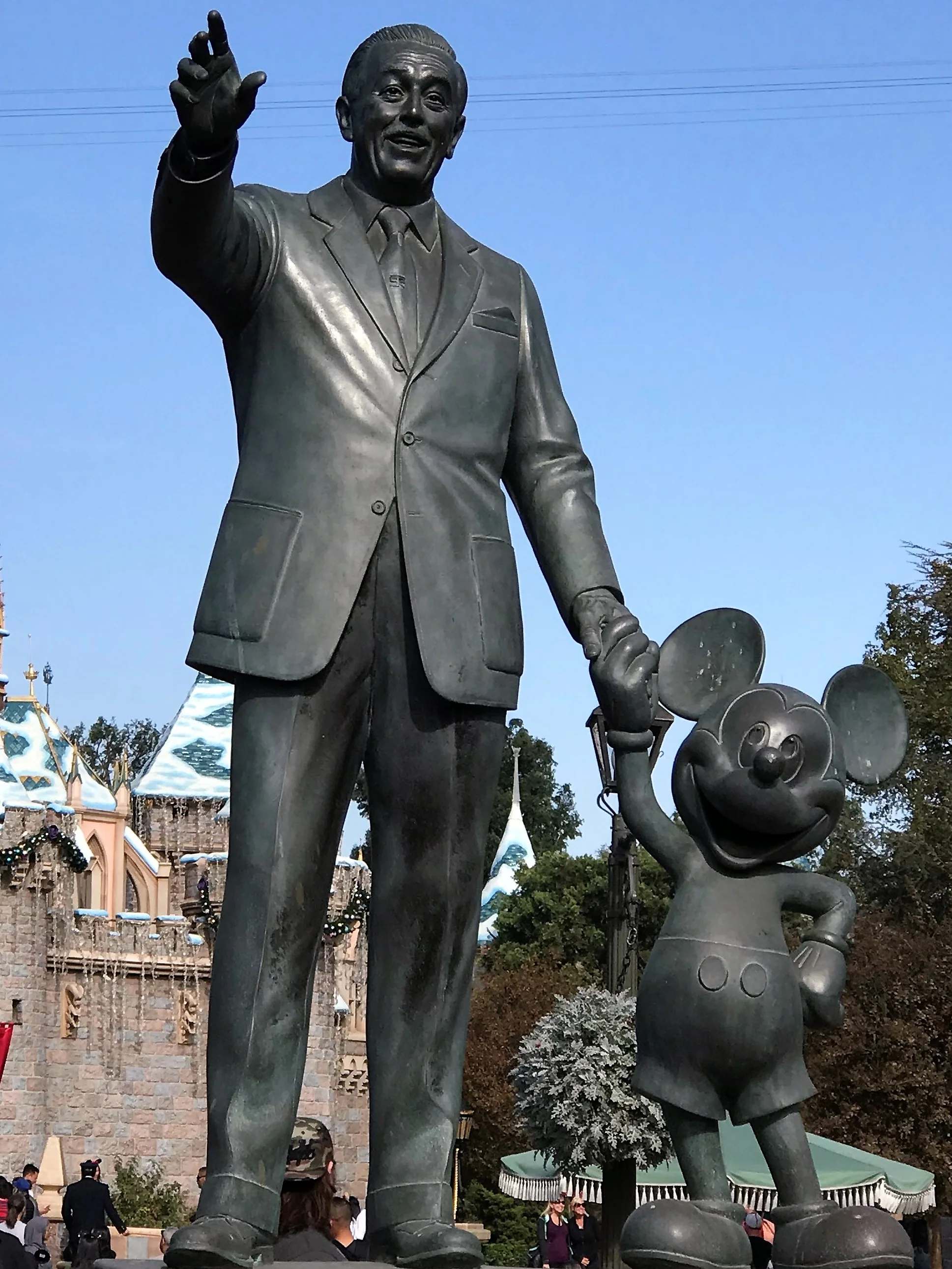 All About FASTPASS and MaxPass at Disneyland Resort — Beyond ...