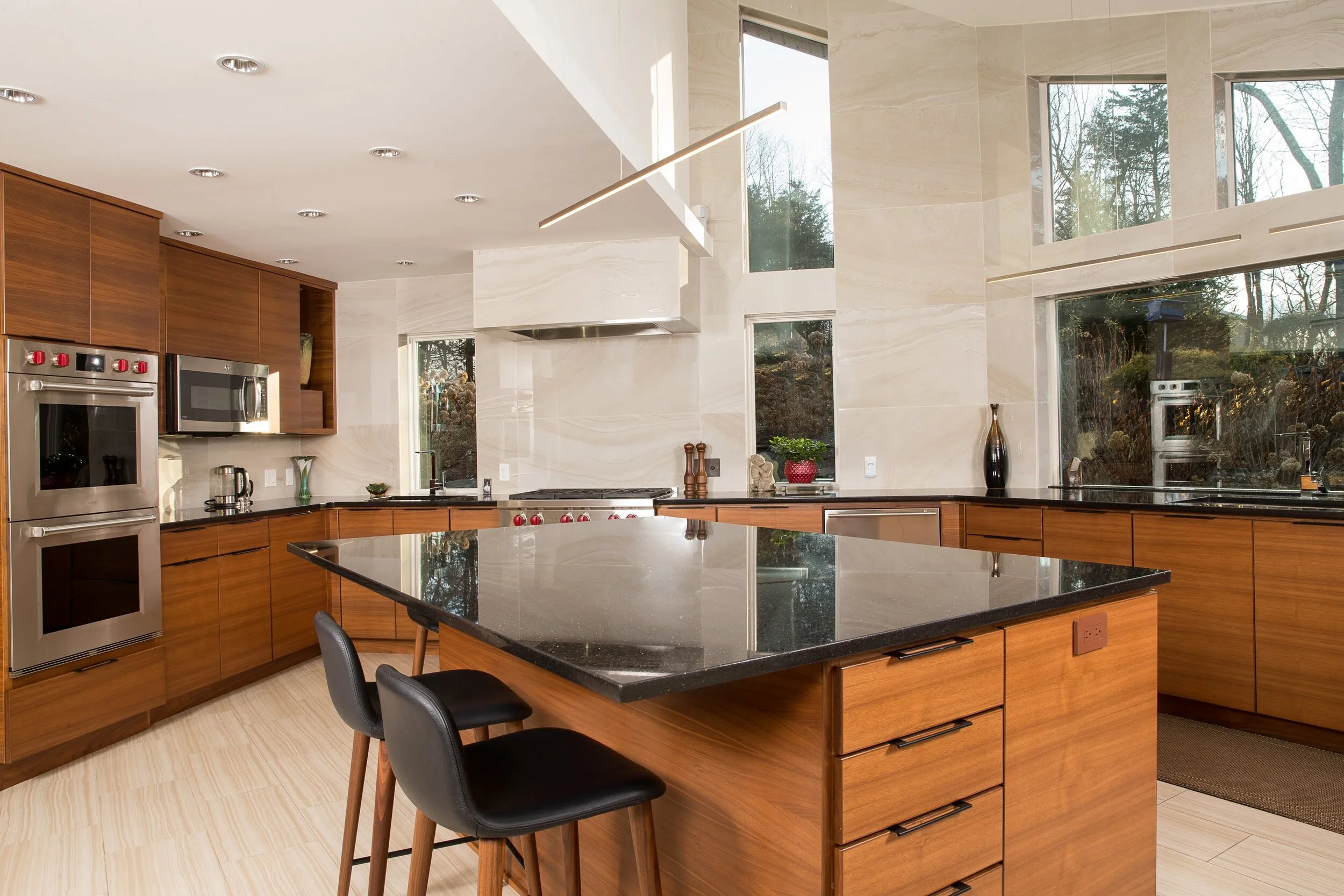 Apuzzo Kitchens Custom Cabinetry