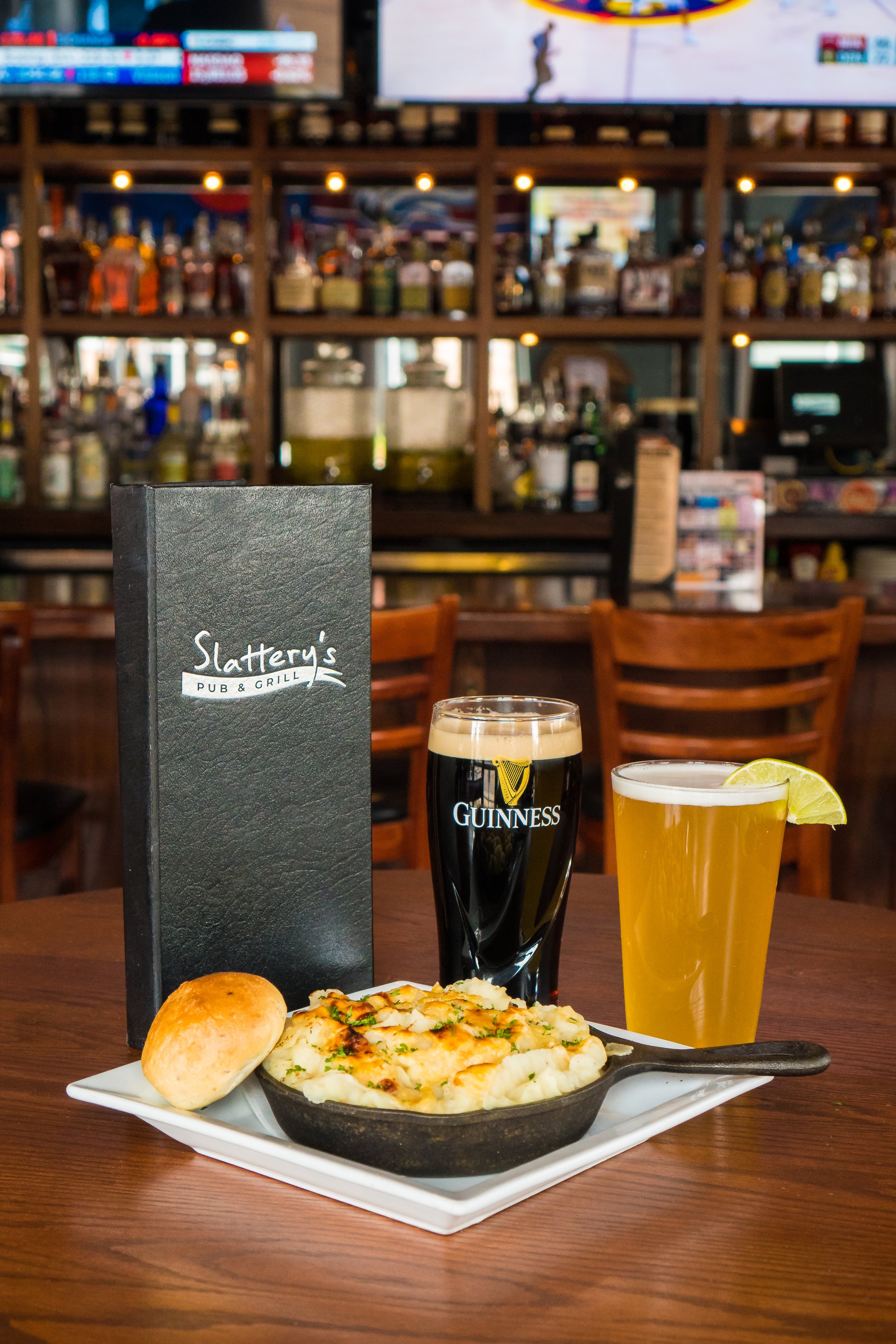 Sports Bar in Greenwood Village | Slattery's Pub & Grill